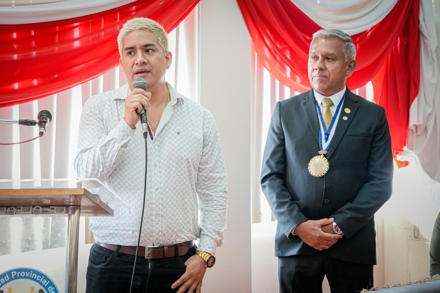 Municipalidad de Huaral otorga la Medalla Cívica a Manolo Rojas por su ...